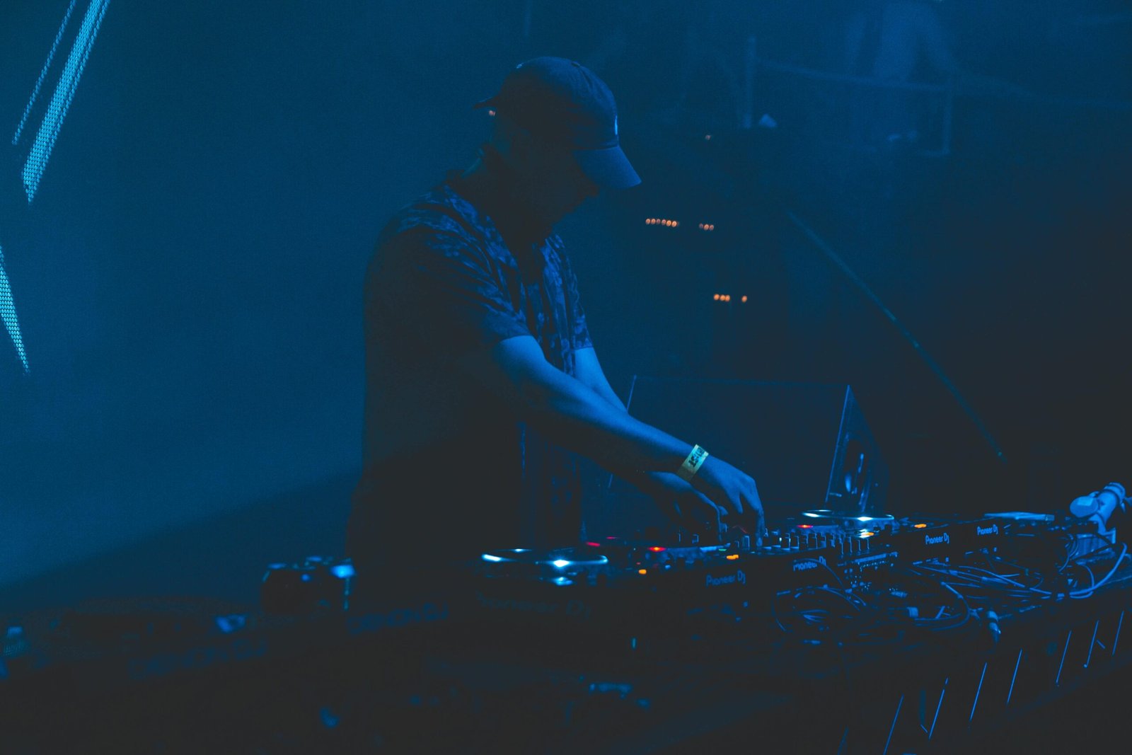 The Evolution of Sound Systems in Event Production - Braveo